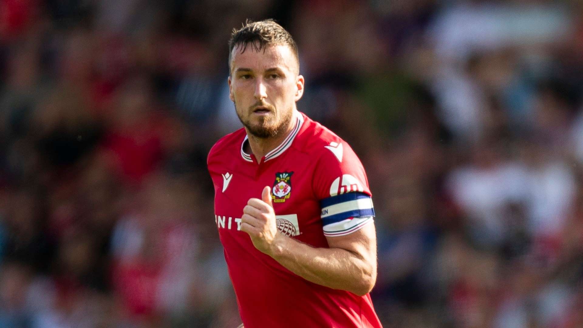 Luke Young: La Leyenda del Charlton Athletic, un Héroe de la Premier League